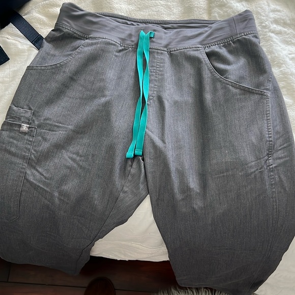 Figs | Pants & Jumpsuits | Figs Graphite Grey Cargo Scrub Pants | Poshmark